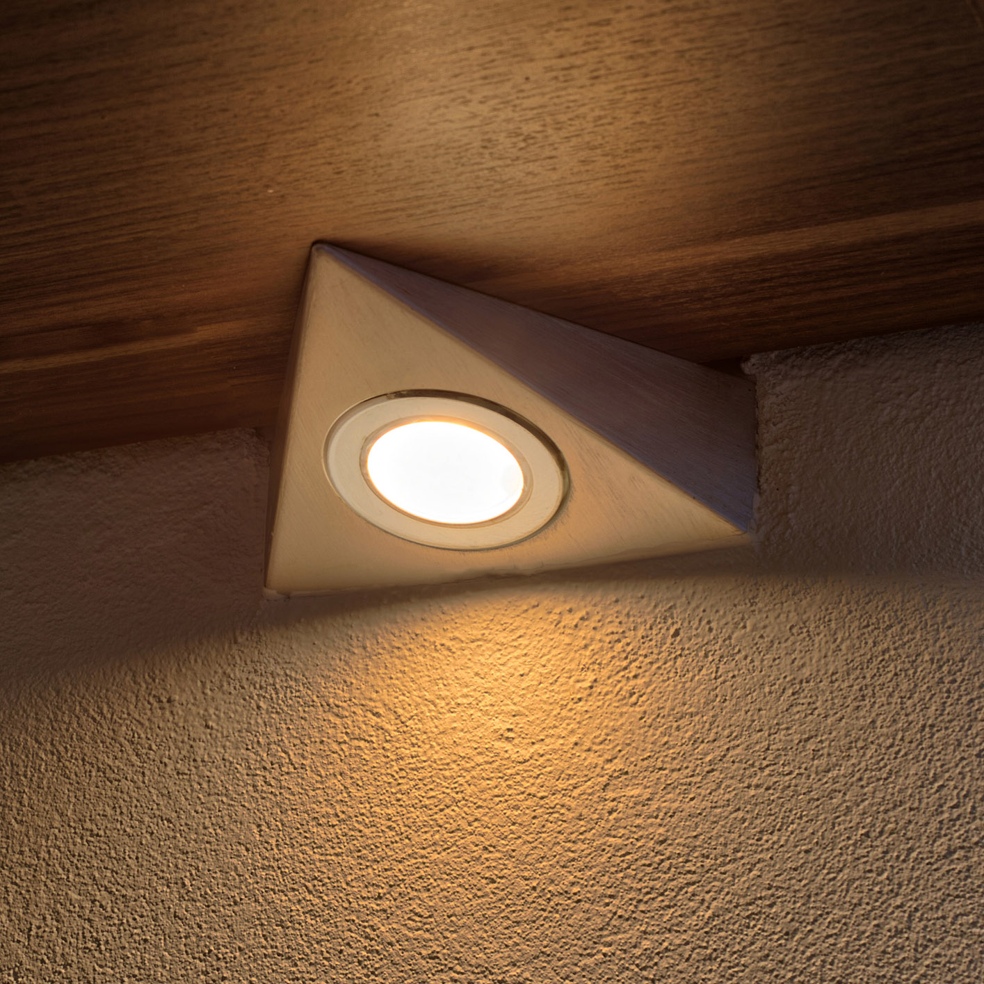 China Tri-Light Cabinet light Triangle light LED Triangle cabinet ...